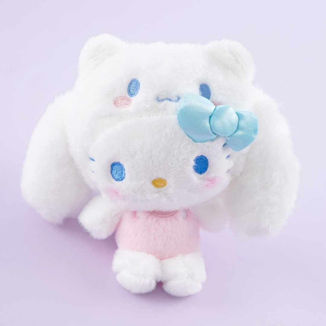 Cinnamoroll 20th Anniversary Plushie - Hello Kitty / Medium – Blippo