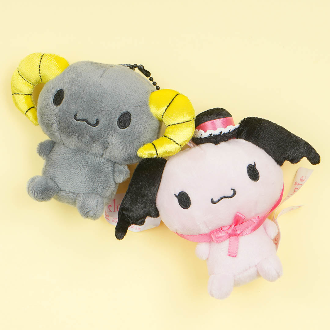 Lloromannic 2000s Debut Plushie Charm – Blippo